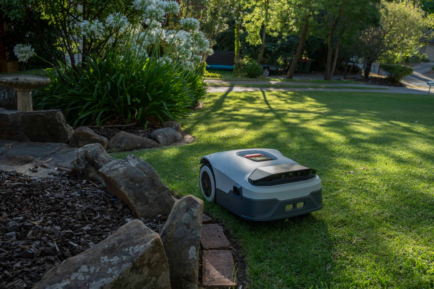 I test the ANTHBOT Genie 3000 robot lawn mower to say goodbye to the c